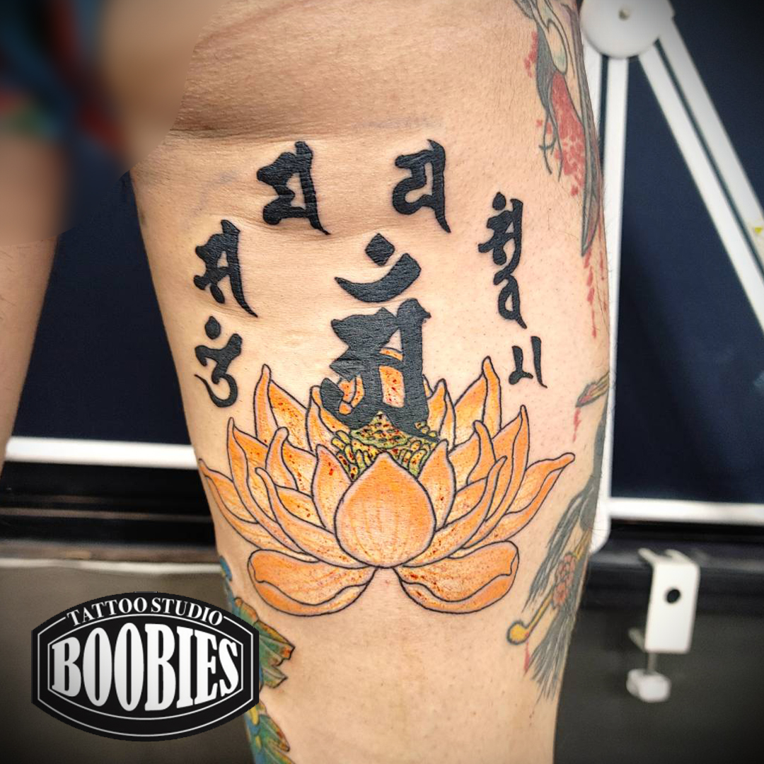 Flower/Japanese traditional tattoo/wabori | 名古屋大須のタトゥースタジオ【 BOOBIES ...