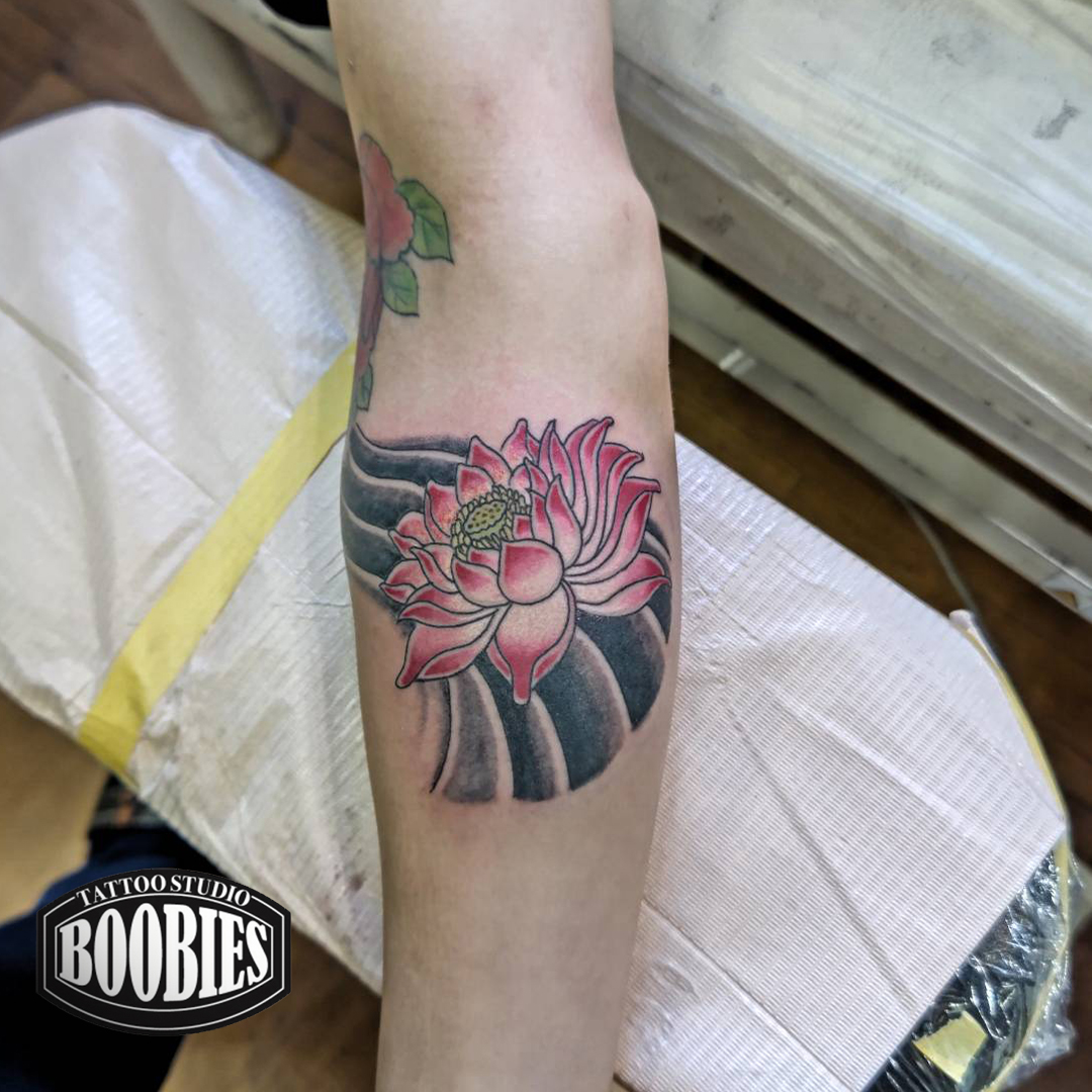 lotus | 名古屋大須のタトゥースタジオ【 BOOBIES TATTOO NAGOYA