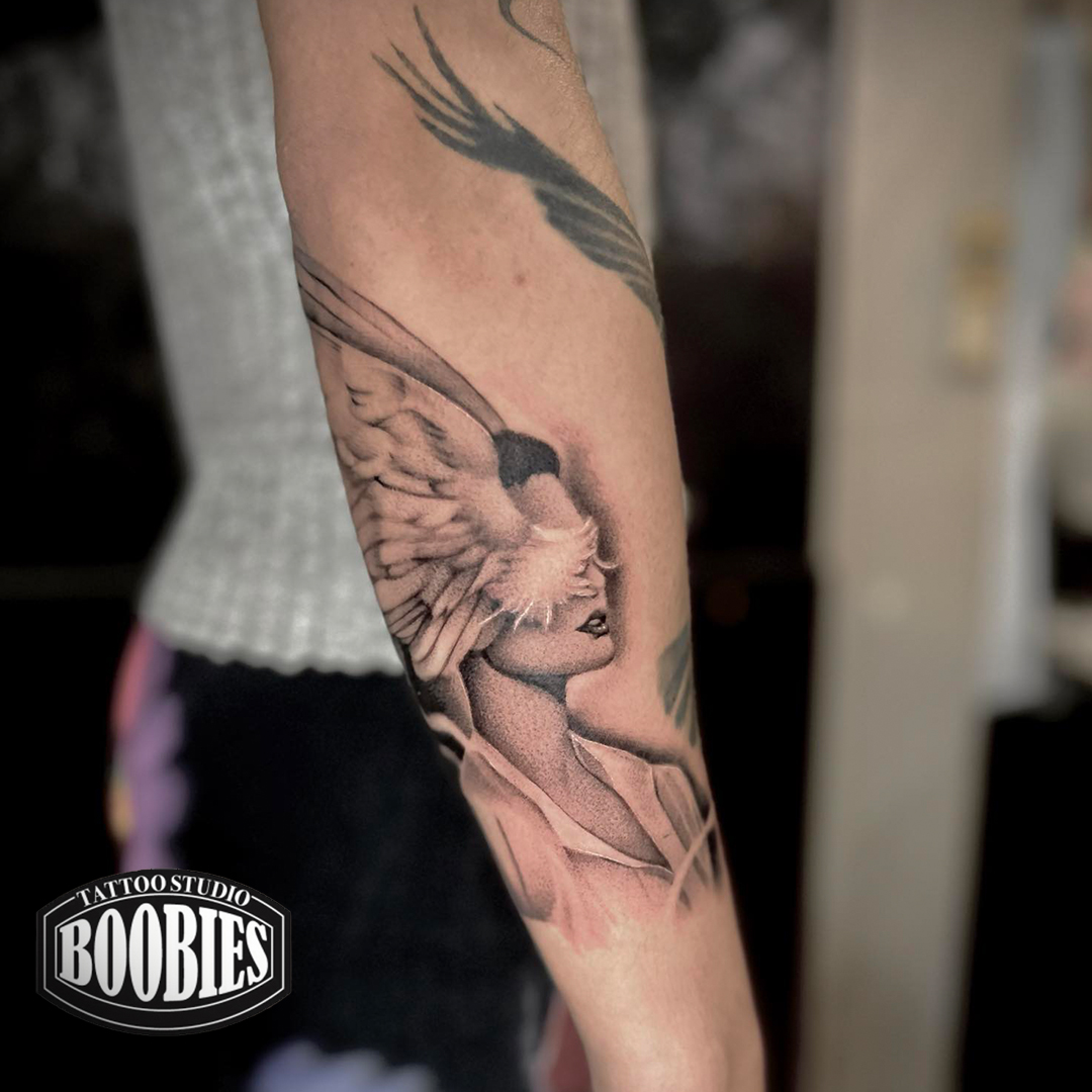 Girl/Wing | 名古屋大須のタトゥースタジオ【 BOOBIES TATTOO NAGOYA